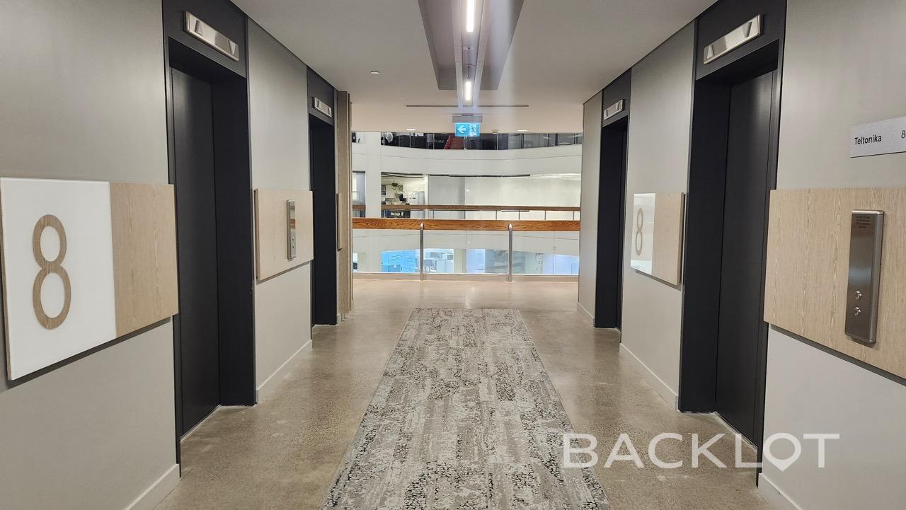 595 Bay Street FL 8 (Industrial) - Backlot