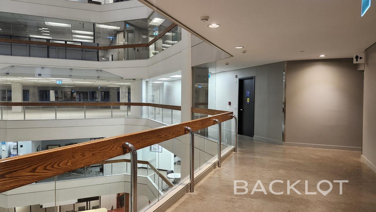 595 Bay Street FL 8 (Industrial) - Backlot