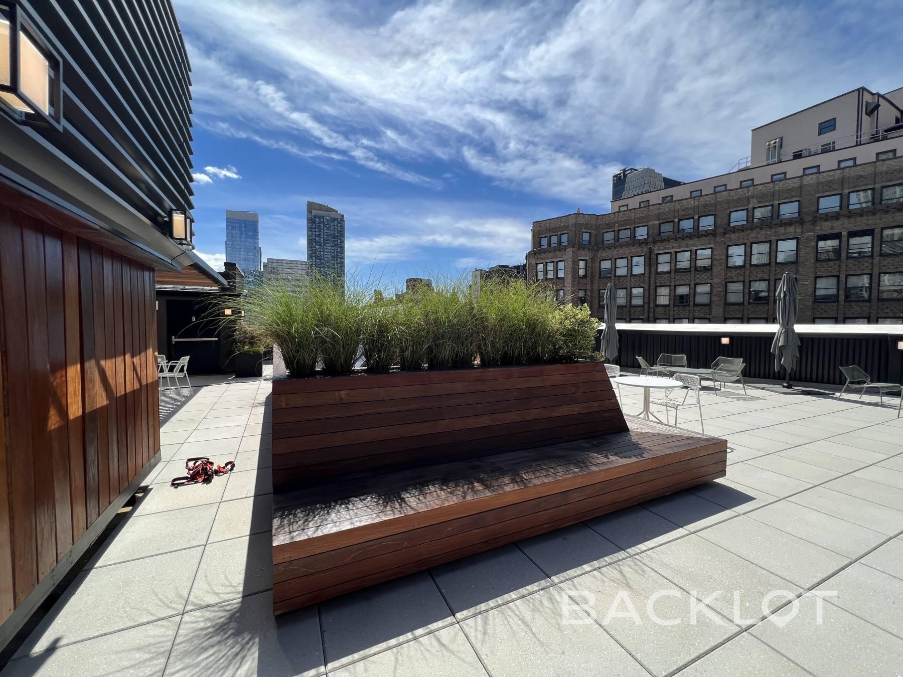 1370 Broadway (Roofs) - Backlot
