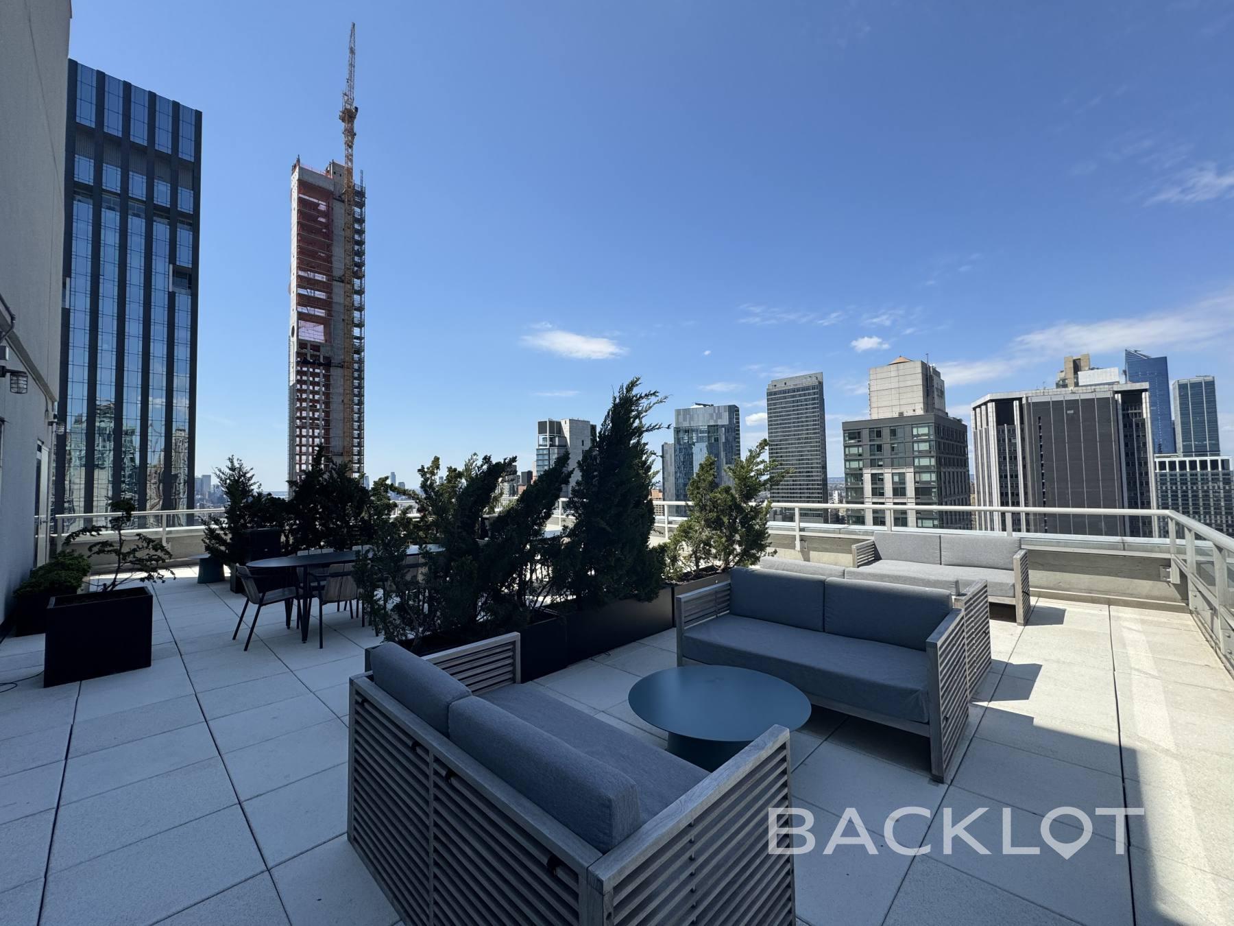 The Dylan (Roofs) - Backlot