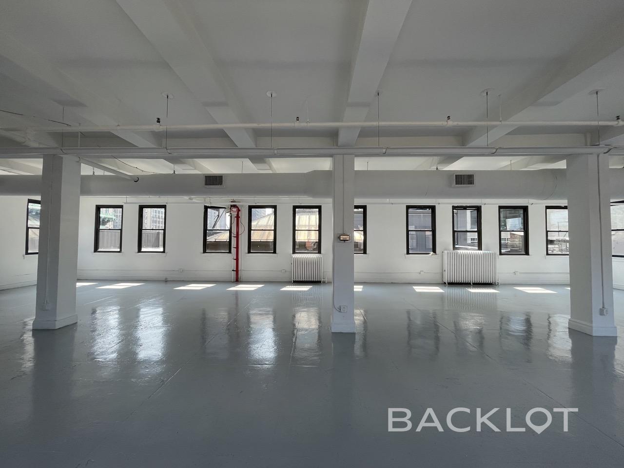 16 Madison Square West FL 13 (White Boxes) - Backlot