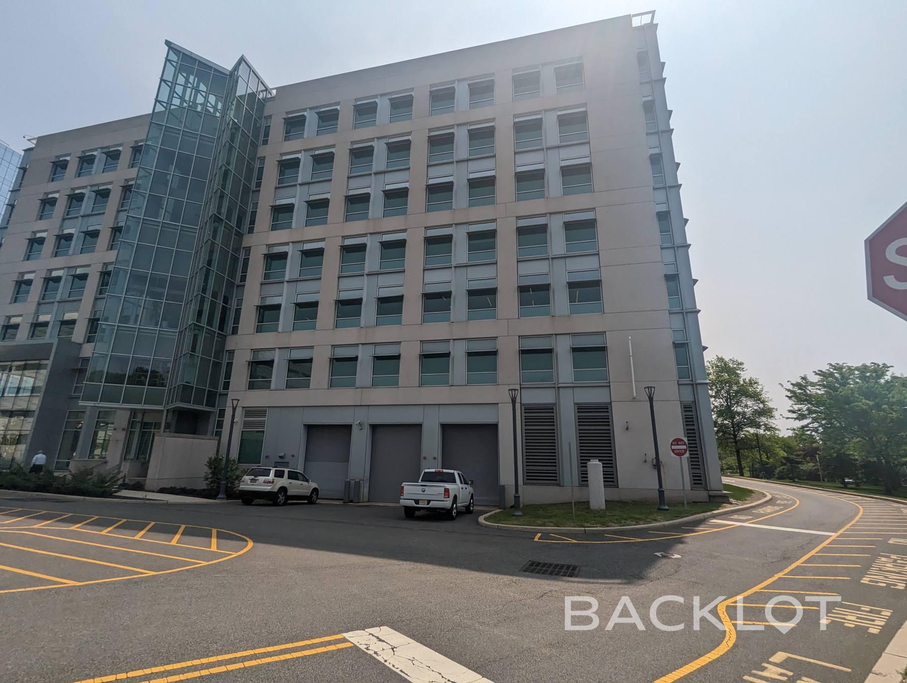 100 Metro Boulevard, NJ (Loading Docks) - Backlot