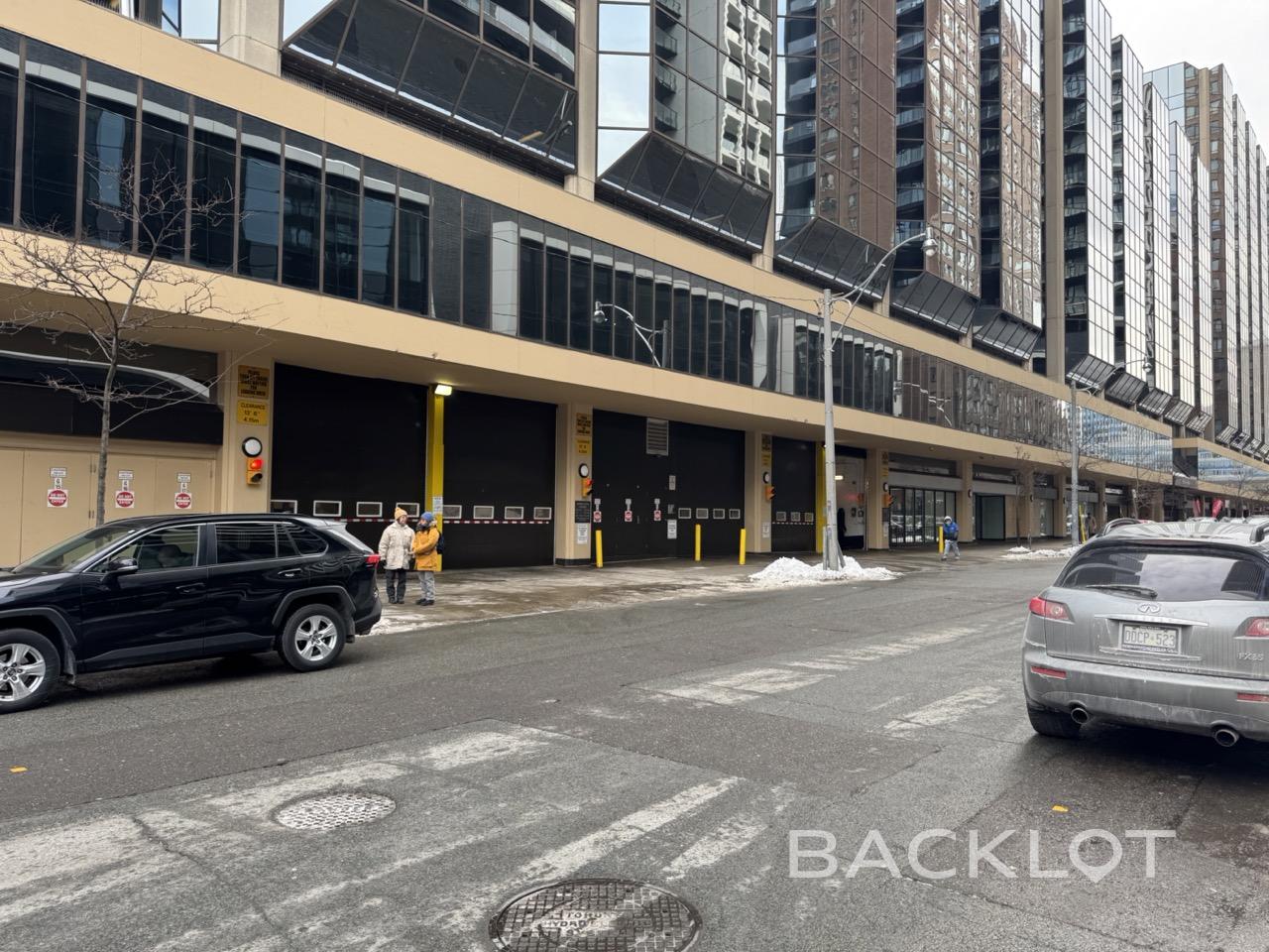 595 Bay Street (Loading Docks) - Backlot