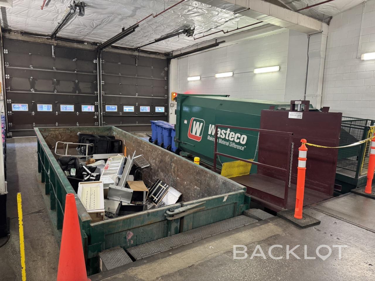 595 Bay Street (Loading Docks) - Backlot