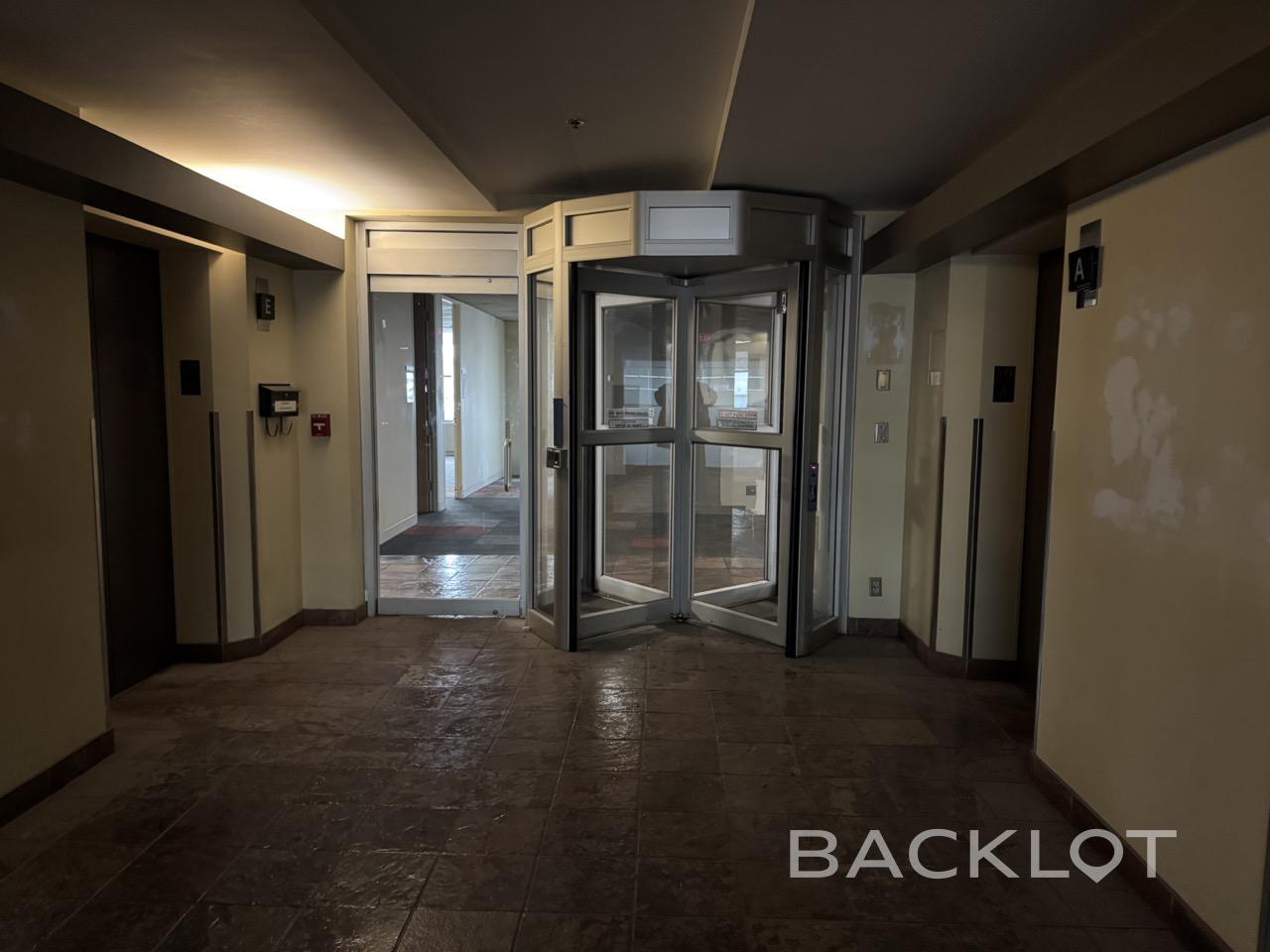 5650 Yonge Street FL 20 (Offices) - Backlot