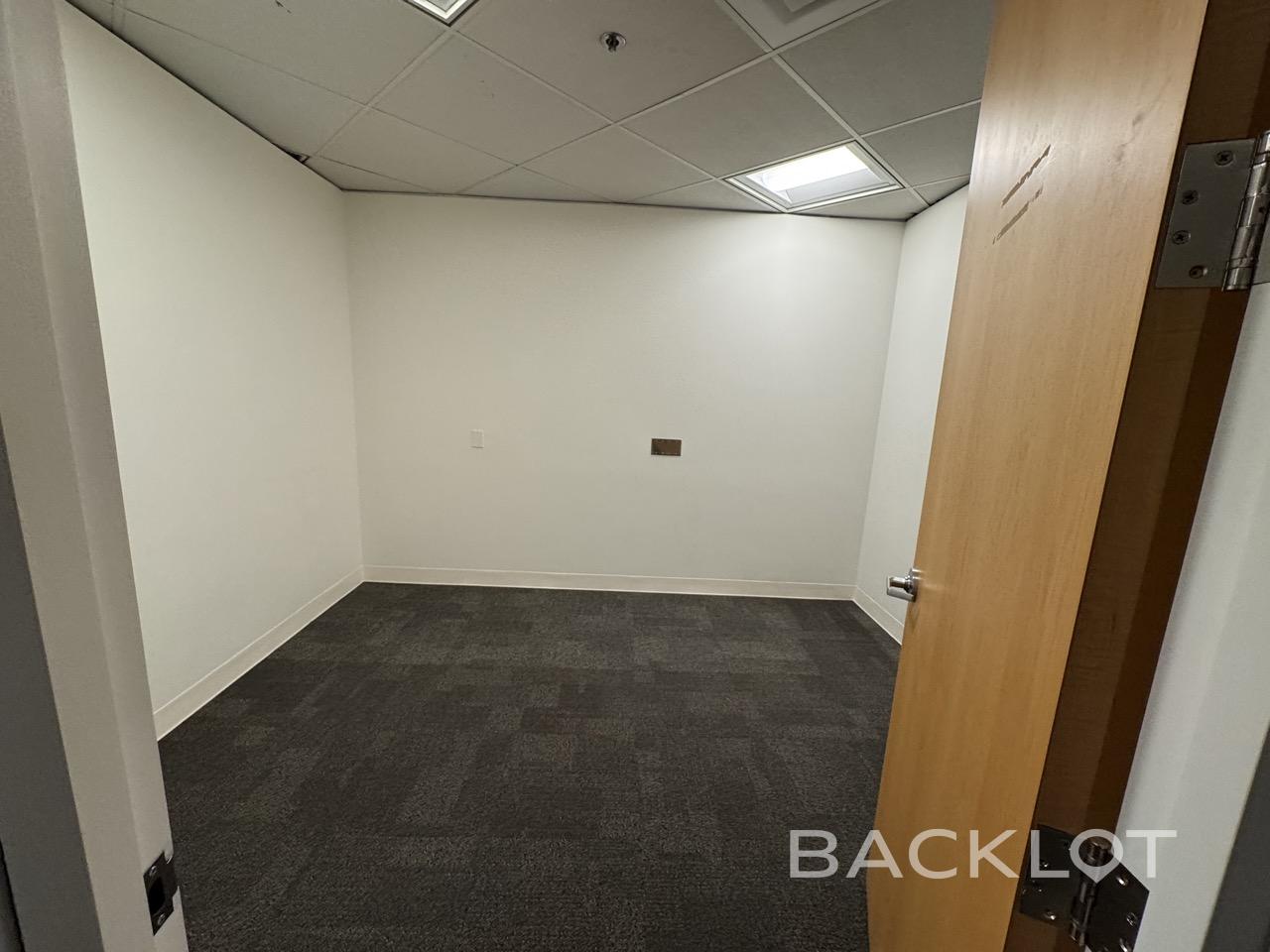5650 Yonge Street FL 20 (Offices) - Backlot