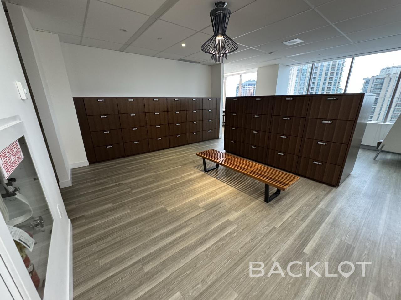 5650 Yonge Street FL 21 (Offices) - Backlot