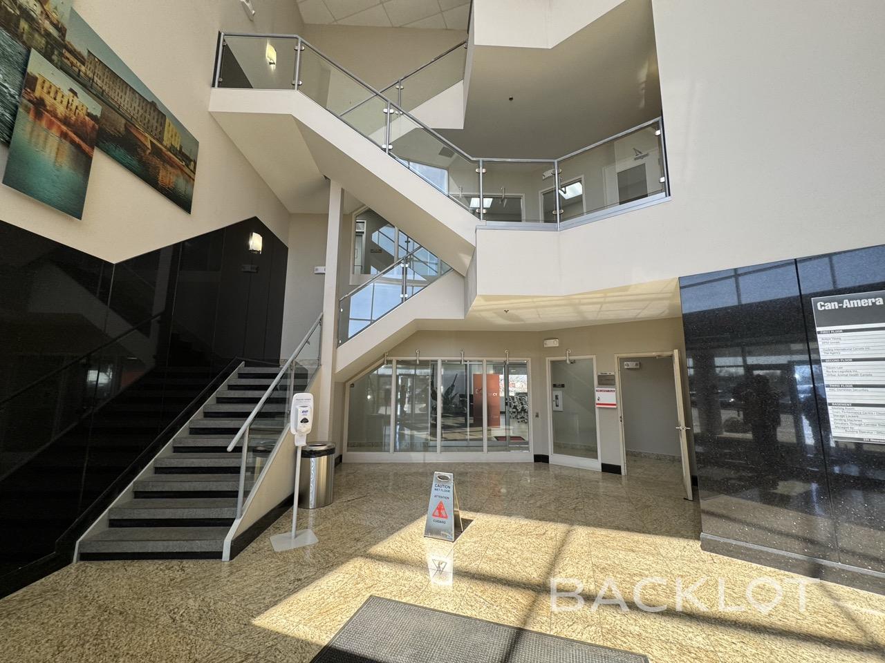 231 Shearson Crescent (Lobbies) - Backlot