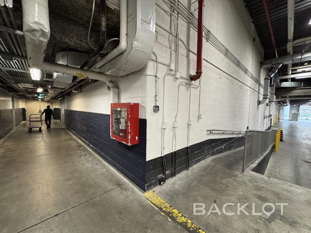 Yonge Sheppard Centre (Loading Docks) - Backlot